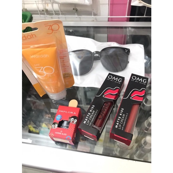 Jual PAKET HEMAT OMG IMPLORA LIPS WARDAH SUNSCRINE KACA MATA KOREA ...