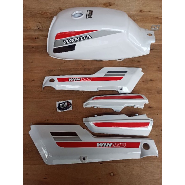 Jual tangki set body honda win warna putih plus striping semi trail ...