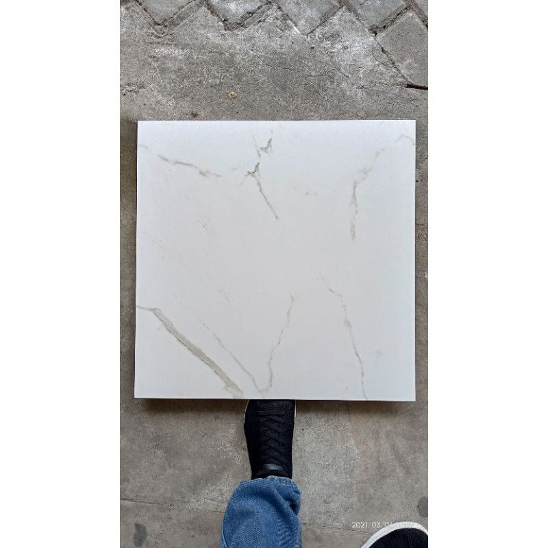 Jual GRANIT GRANITE KIA GP TILES CARRARA 60X60 | Shopee Indonesia