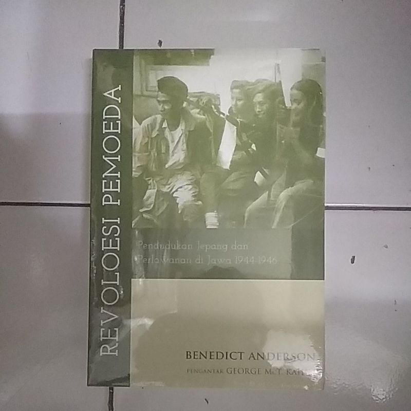 Jual REVOLOESI PEMOEDA PENDUDUKAN JEPANG DAN PERLAWANAN DI JAWA 1944 ...