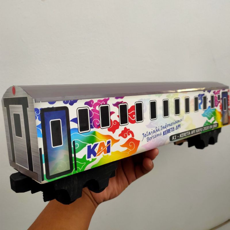Jual Gerbong Eksekutif Batik Sejuta Warna Code 68 - MINIATUR KERETA API ...