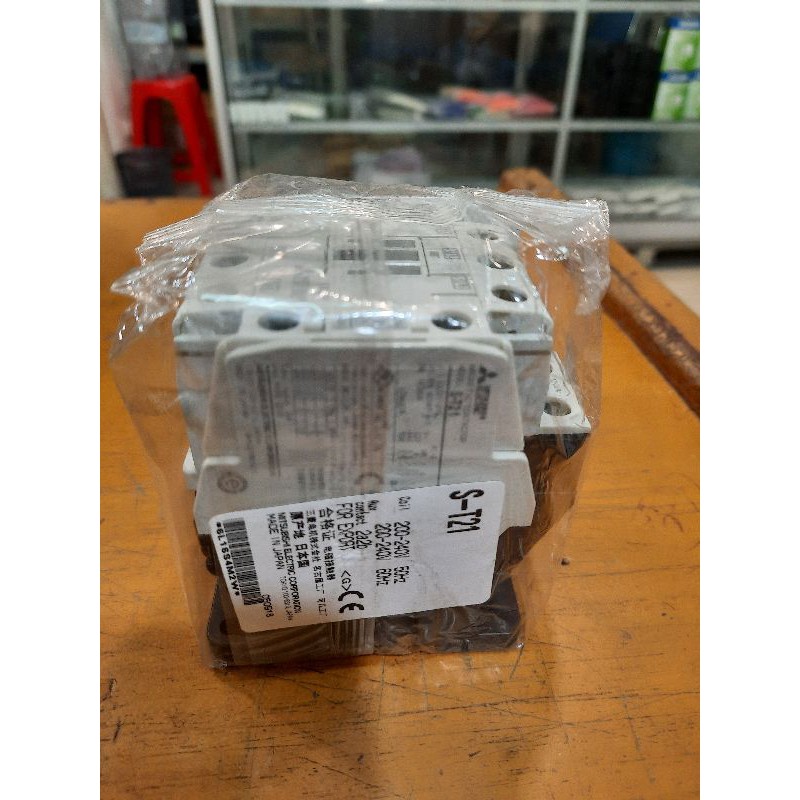 Jual Magnetic Contactor Mitsubishi S-T21 ST21 220V Original | Shopee ...
