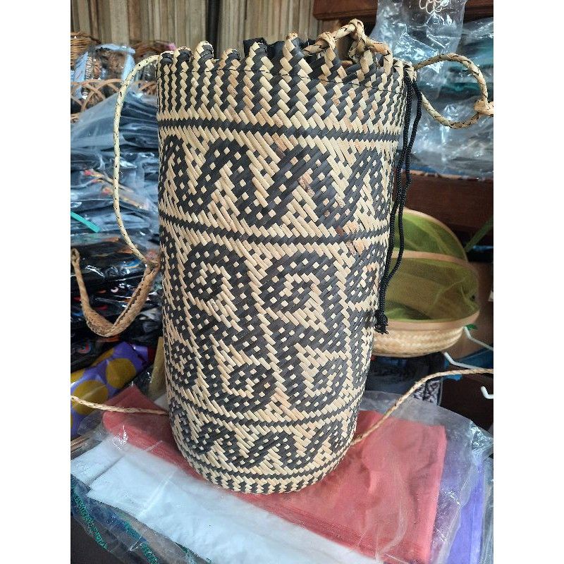 Jual TAS ROTAN KHAS KALIMANTAN MODEL RANSEL + KAIN FURING | Shopee ...