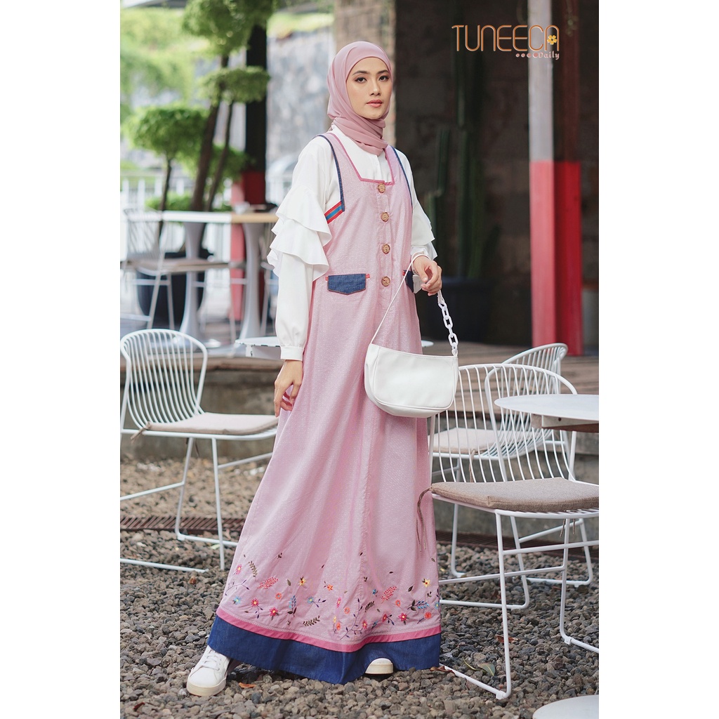 Jual TUNEECA DAILY Sleeveless Dress Charlie - D-0122001 | Shopee Indonesia