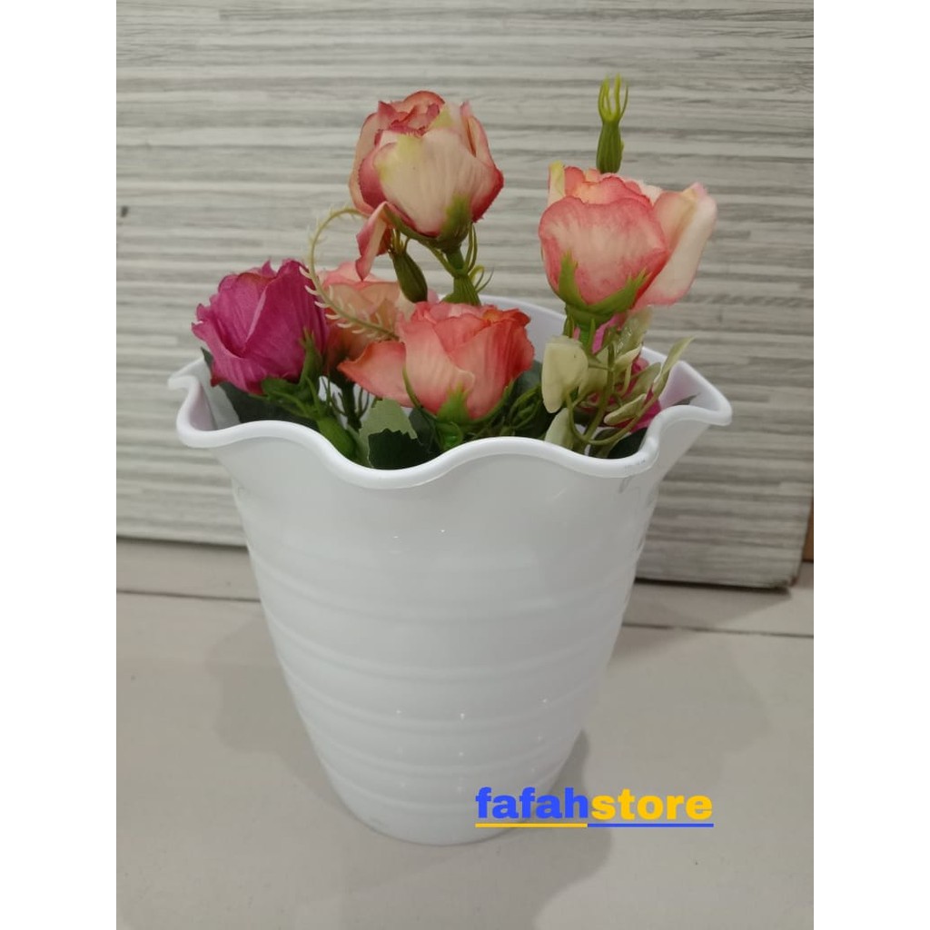 Jual pot dinding plastik putih ERIKO / pot tempel posi putih / pot ...