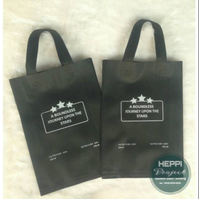 Jual Goodiebag 25x35 + sablon | Custom Design | seminar | Shopee Indonesia