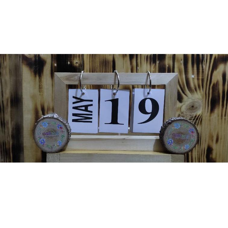 Jual TERLARIS!! kalender meja kayu/ kalender duduk / kalender hias ...