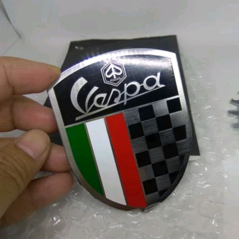 Jual Vespa Badge Emblem Sticker Metal Vespa Toe Ton Italy | Shopee ...