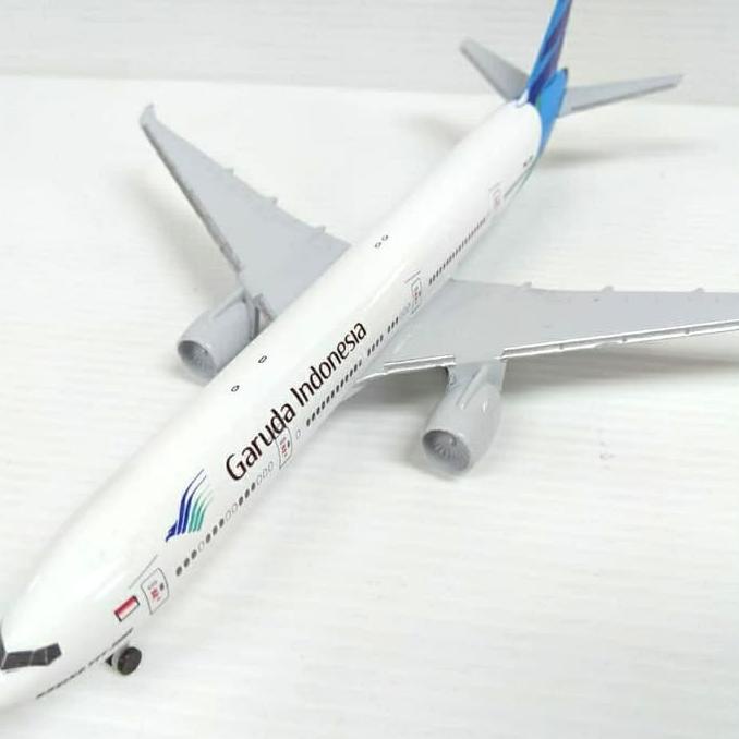 Jual Miniatur Pesawat Boeing B777-300Er Garuda Indonesia Diecast Medium | Shopee Indonesia