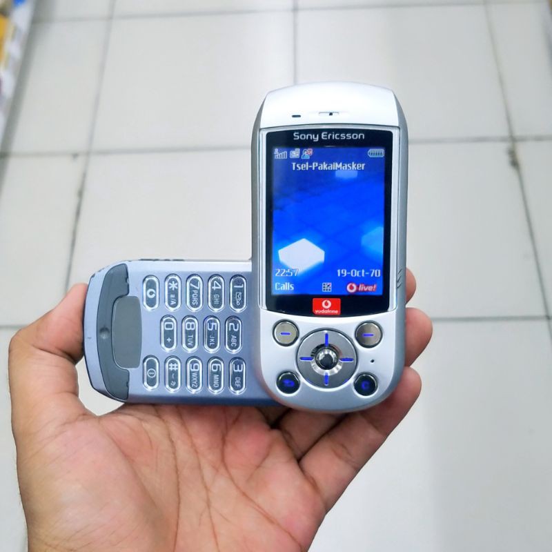 Jual Hp jadul Sony ericsson S700 original mulus model putar swifle hp unik hp langka no w550 ...