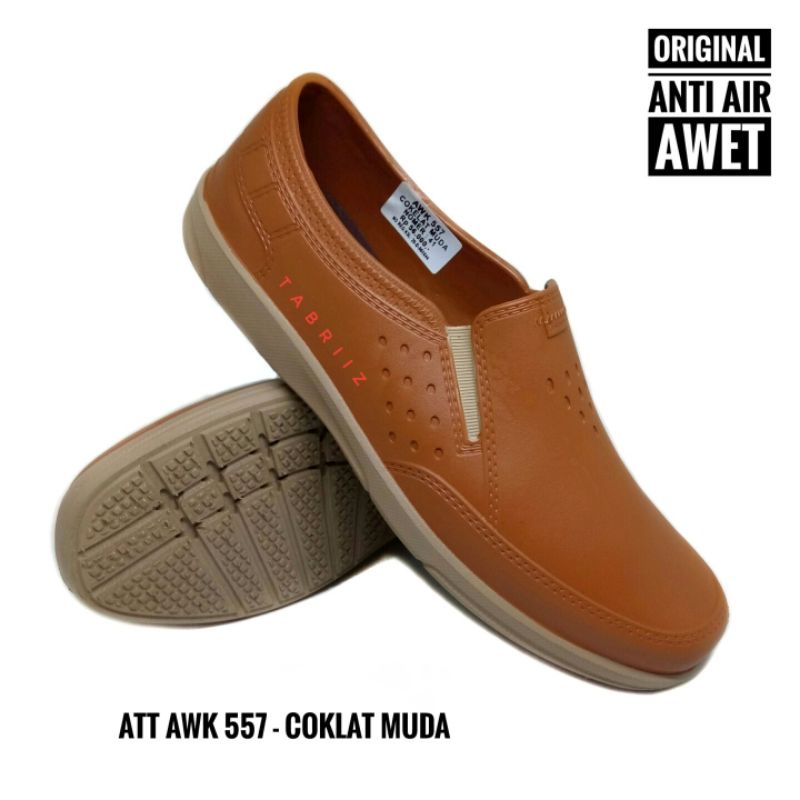 Jual Sepatu Pantofel karet pria ATT Sepatu Karet ATT 557 578 HITAM DAN ...