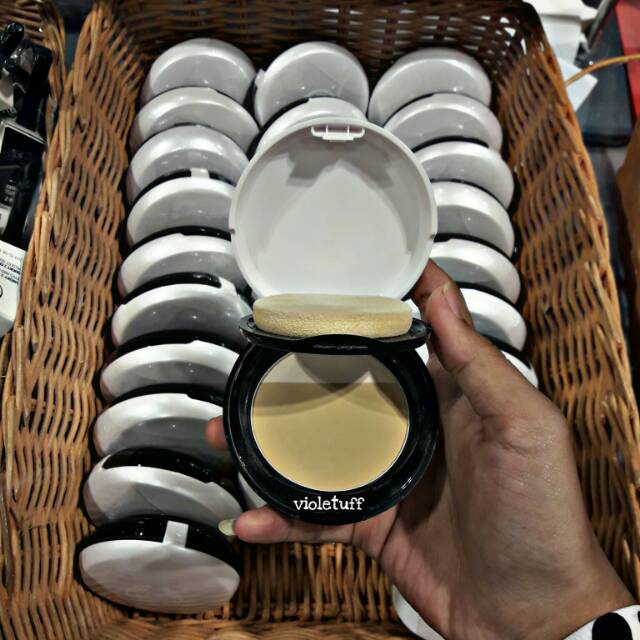 Jual The Body Shop Moisture White Bright Compact Foundation | Shopee ...