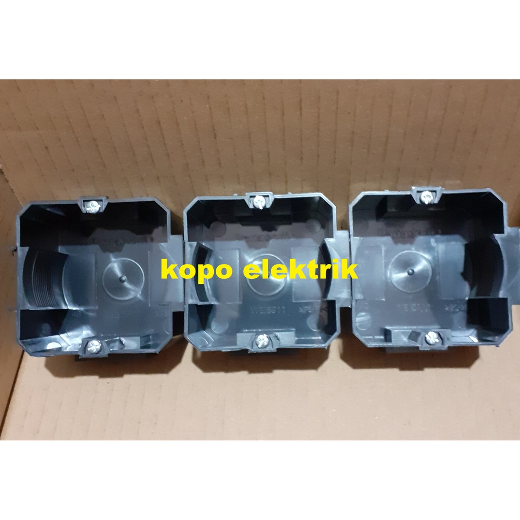 Jual Panasonic Inbow Dus untuk Saklar / Stop Kontak 3 Gang | Shopee ...