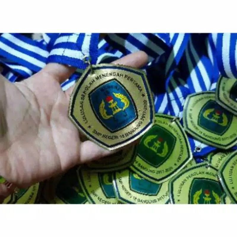 Jual KALUNG WISUDA MEDALI WISUDA BANDUL WISUDA SAMIR WISUDA PLAT ...