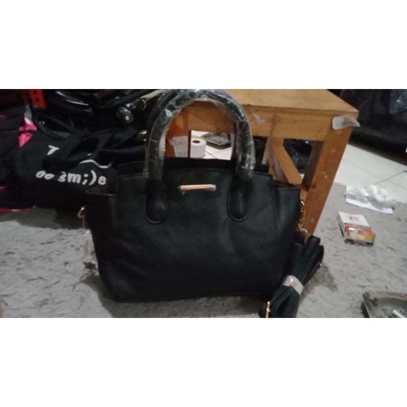 Jual tas hitam like new | Shopee Indonesia