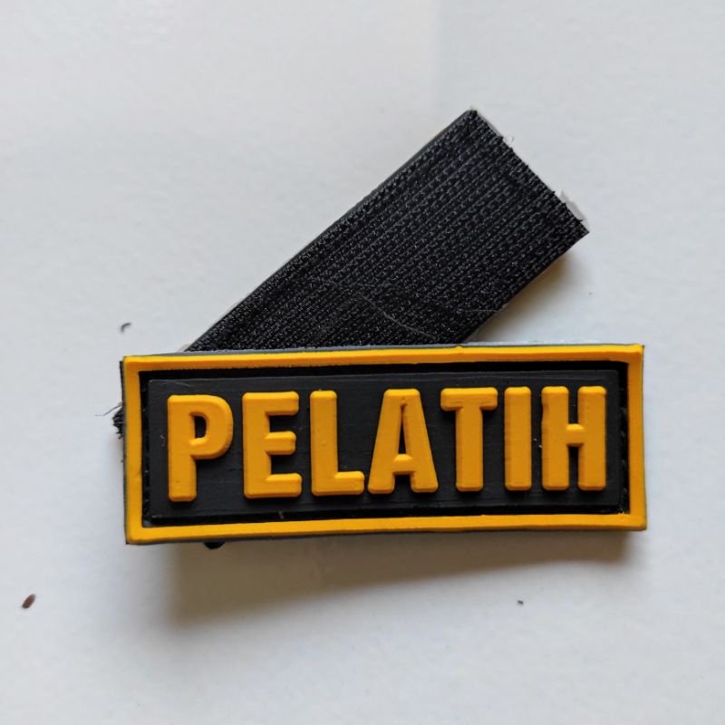 Jual patch rubber logo pelatih tulisan kuning/rubber patch pelatih 6x2 ...
