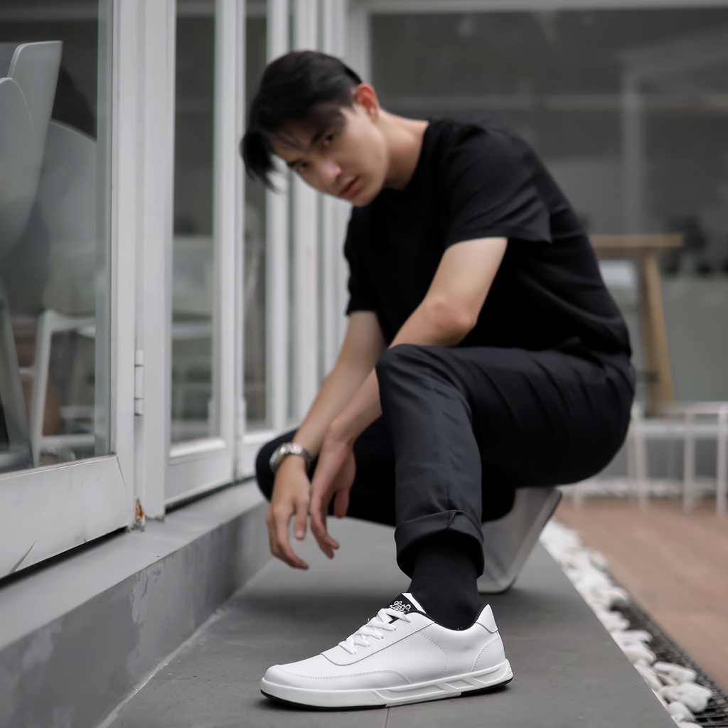 Jual Delibra Sepatu Sneakers Full White | Shopee Indonesia