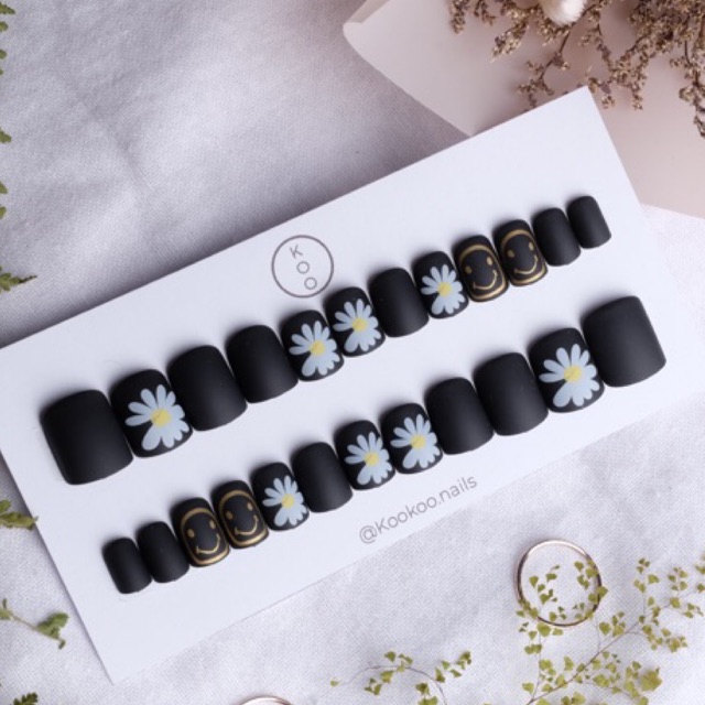 Jual SHORT MATTE DAISY SQUARE KUKU PALSU 24 PCS | FAKE NAILS | PRESS ON ...