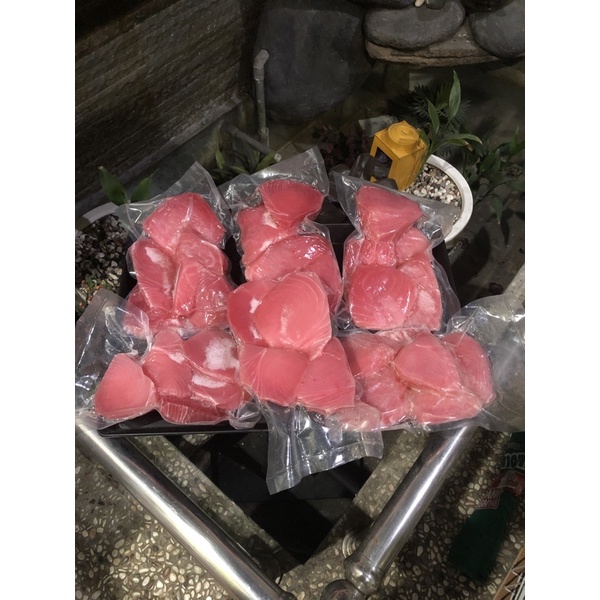 Jual TUNA STEAK | IKAN POTONG TUNA FILLET SEGAR BEKU 500GR | Shopee ...