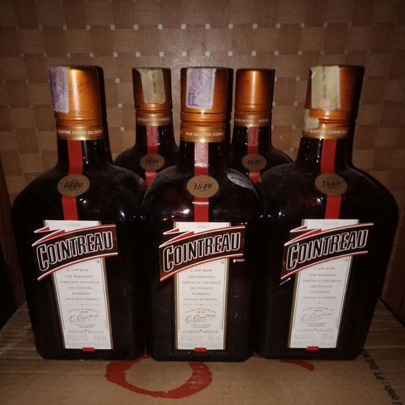 Jual BOTOL MIRAS BEKAS CONTRUE / BOTOL BEKAS MINUMAN KERAS IMPOR ...