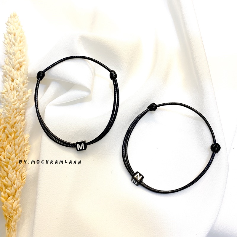 Jual GELANG INISIAL BLACK MONOCHROME / GELANG INISIAL HURUF / GELANG ...