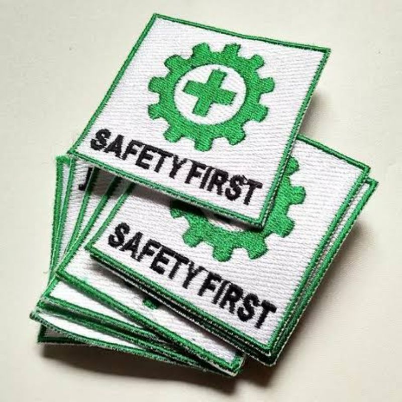 Jual Emblem Safety First Ukuran 4 x 4 minimal beli 10 | Shopee Indonesia