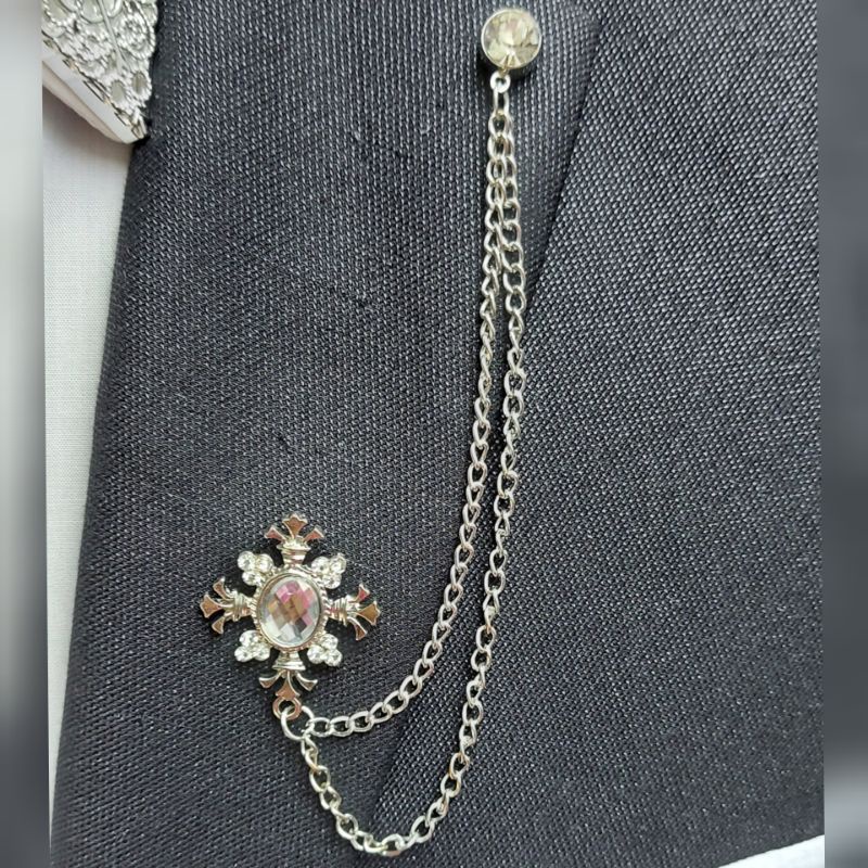 Jual Lapel pin rantai/bros rantai jas - diamond putih | Shopee Indonesia