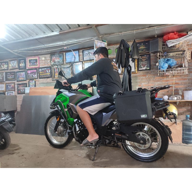 Jual box motor 30 liter sidebox pannier quick release | Shopee Indonesia