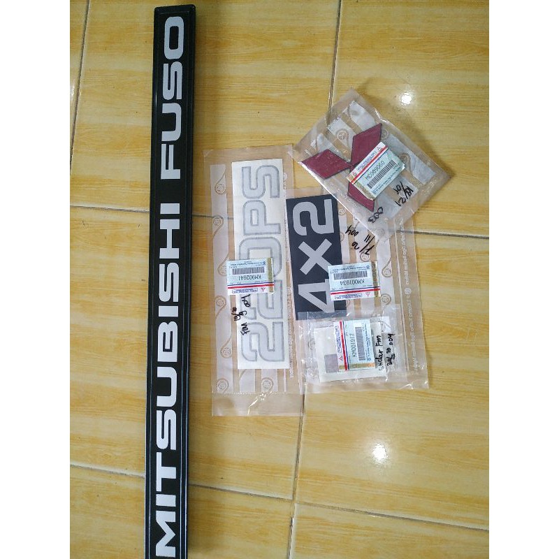 Jual Emblem dan sticker Mitsubishi Fuso | Shopee Indonesia