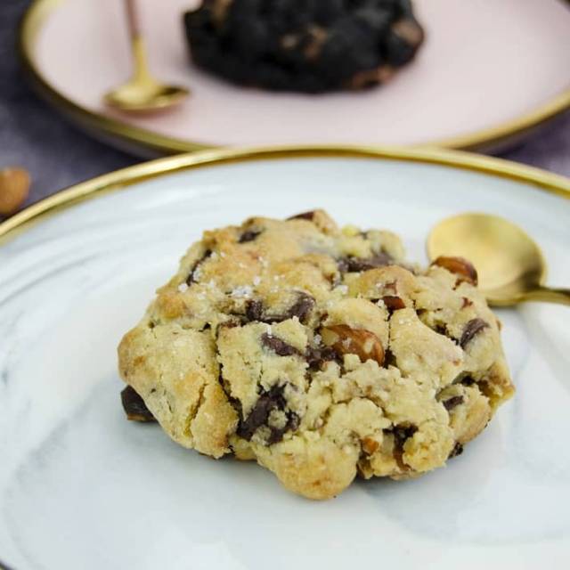 Jual Premium Chocolate Chip Cookie - Signature (4 Pcs) | Shopee Indonesia