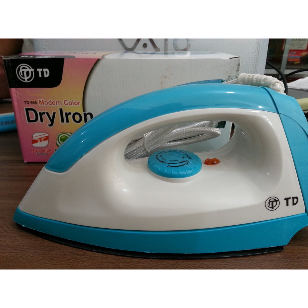 Jual SETRIKA / SETERIKA Twindog Modern TD-666 | Tidak Lengket | MURAH ...