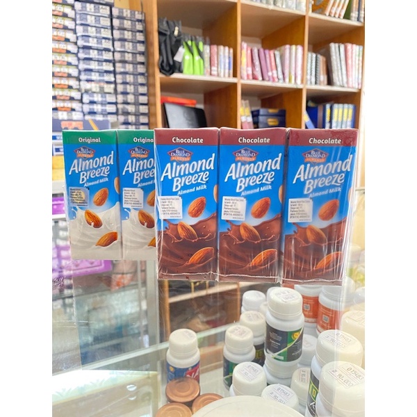 Jual SUSU ALMOND BLUE DIAMOND ALMOND BREEZE ALMOND MILK SUSU ALMOND 180 ML | Shopee Indonesia