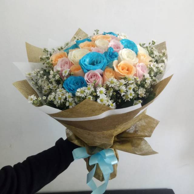 Jual Bucket bunga mawar asli handbouquet wisuda dan anniversary ...