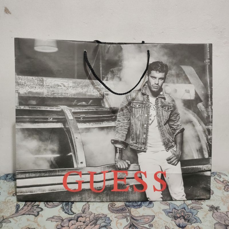 Jual paperbag guess original / paper bag guess xl original store / dust ...