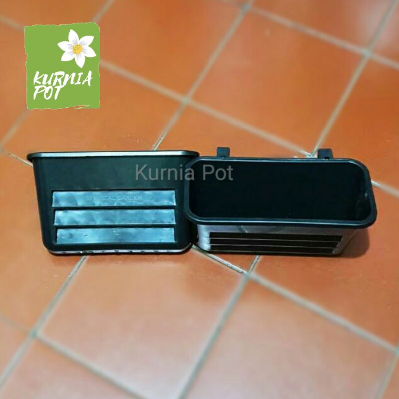 Jual Pot Tanaman Tempel Dinding NKT Warna Hitam | Shopee Indonesia