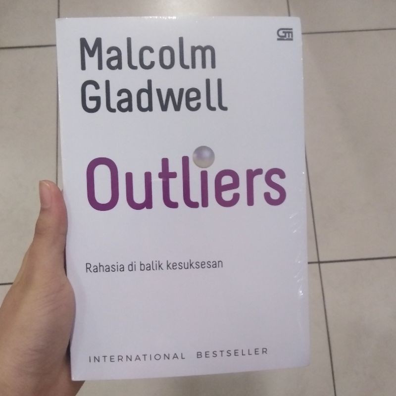 Jual Outliers - Malcolm Gladwell (Bahasa indonesia) | Shopee Indonesia