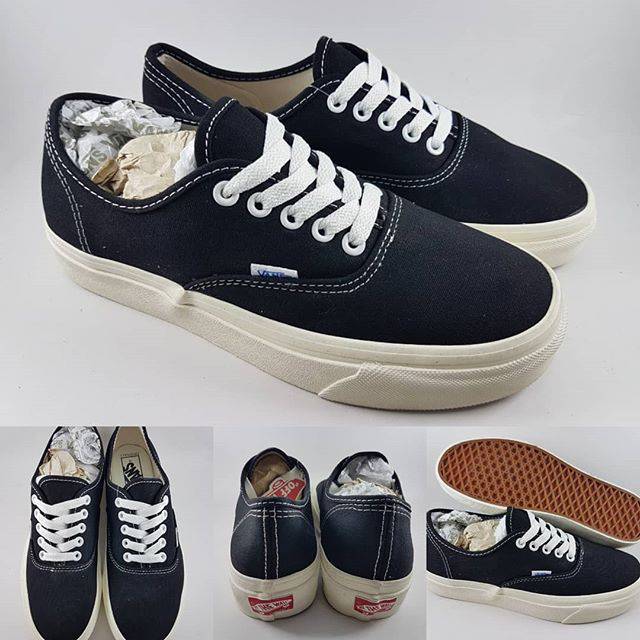 Jual Sepatu Kets Vans Authentic OG Classics Black White Hitam Putih ...