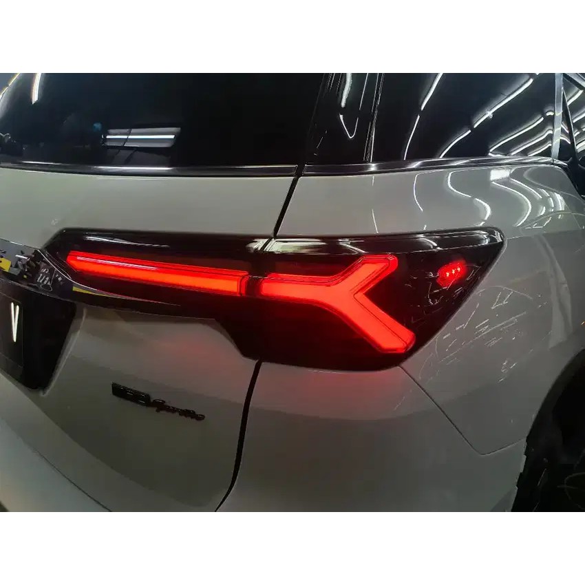 Jual Stop Lamp Toyota Fortuner Vrz 2016-ON Lambo Style Light Bar ...