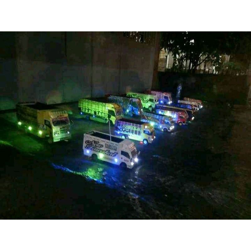 Jual mobil truk oleng fuso bisa pasang stiker foto anak | Shopee Indonesia