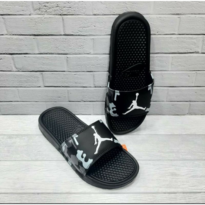 Jual SANDAL NIKE BENASSI JORDAN ARMY RAKAKIDOS | Shopee Indonesia