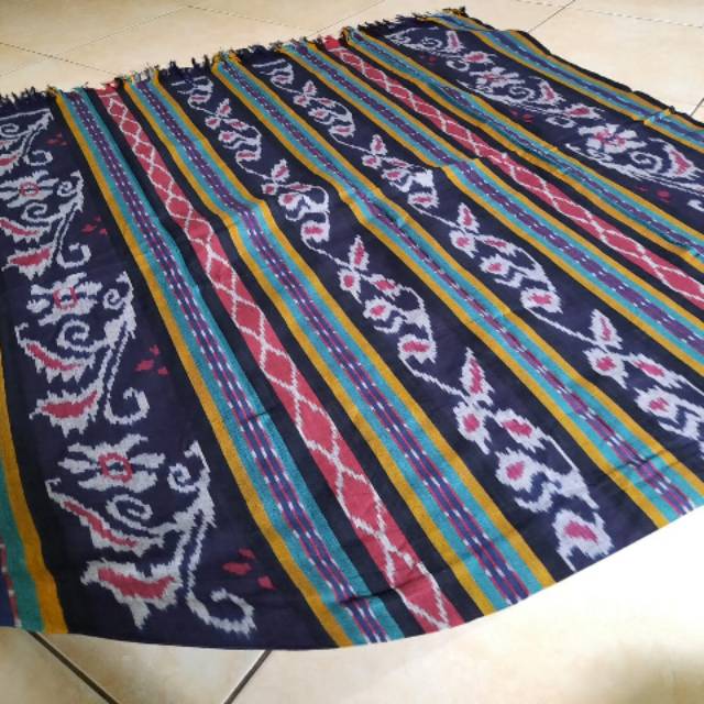 Jual OBRALLL!!! Kain Tenun ikat blanket motif etnik Nusantara Lombok ...