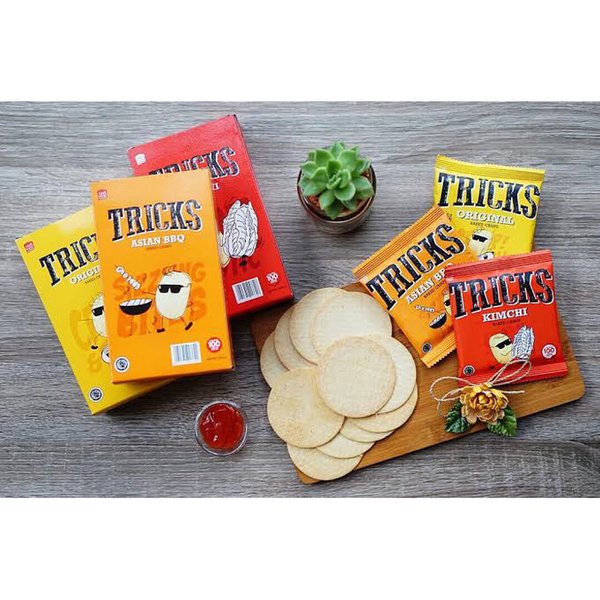 Jual Tricks Baked Crisps Asian BBQ-Bulgogi-Kimchi-Original-Rendang 18gr ...