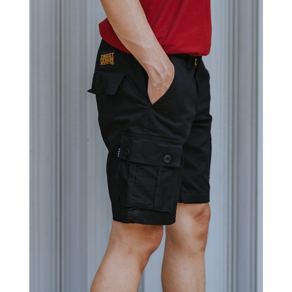 Jual TRUST DENIM Celana Cargo Pendek Pria - The Trav Black Relax short ...