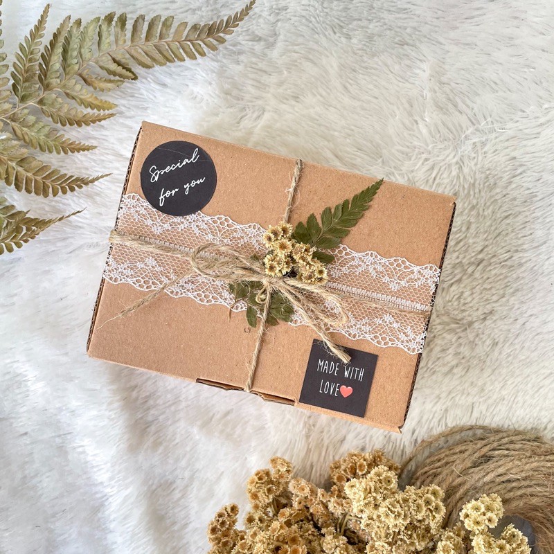 Jual GIFT BOX KOSONG- Kotak Kado Aesthetic Dengan Bunga Kering - My ...