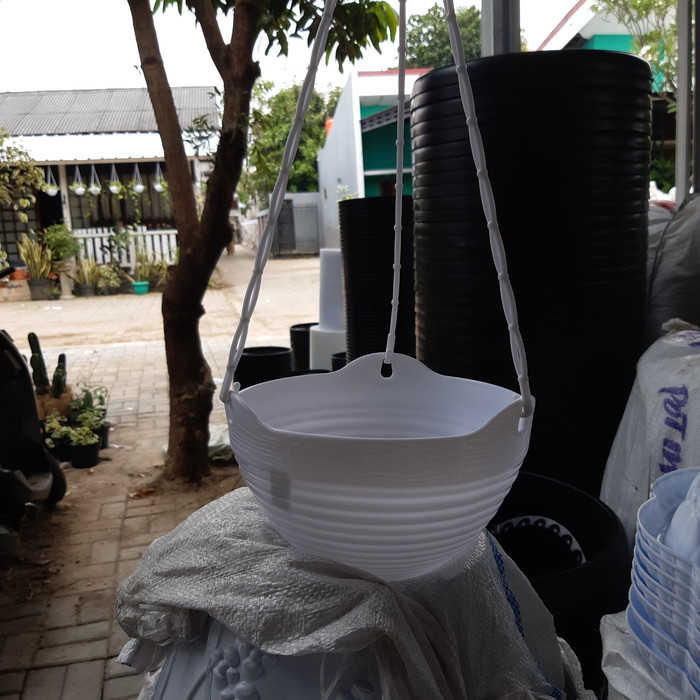 Jual Pot Gantung Lavenia/ Pot Plastik/ Pot Cantik/ Pot Bunga | Shopee ...
