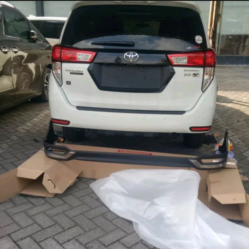 Jual BODY KIT Bodykit Bumper Bemper belakang innova venturer 2021-2022 ...
