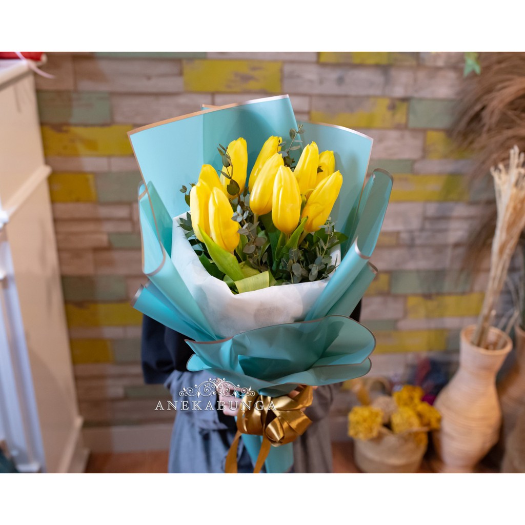 Jual Buket Bunga Tulip Kuning Asli Fresh Yellow Hand Bouquet Flower ...