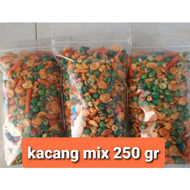 Jual Kacang Mix Campur 250 gram / Snack Kiloan Kacang Polong Ijo ...
