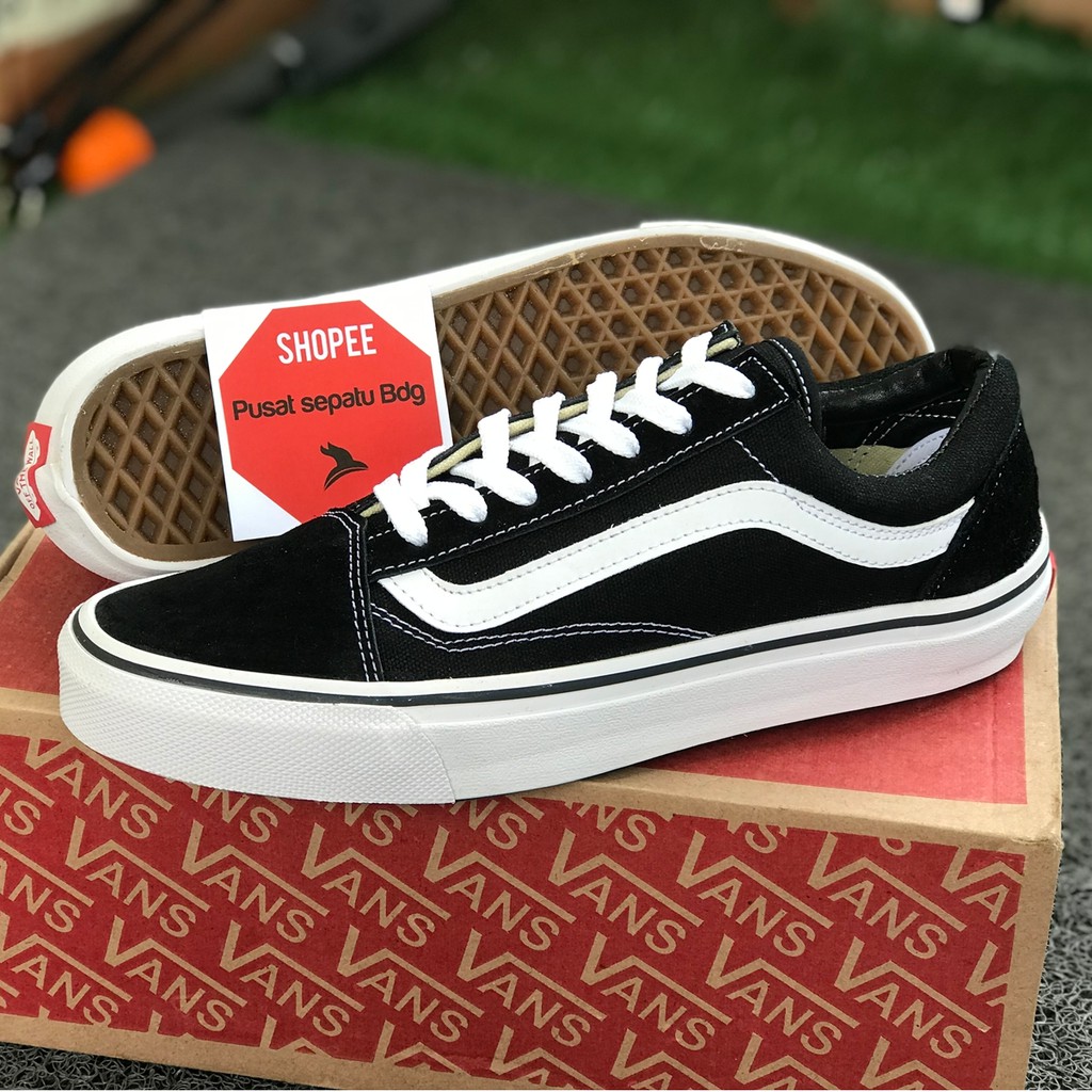 Jual VANS OLD SKOOL CLASSIC BLACK WHITE SNEAKERS PRIA | Shopee Indonesia