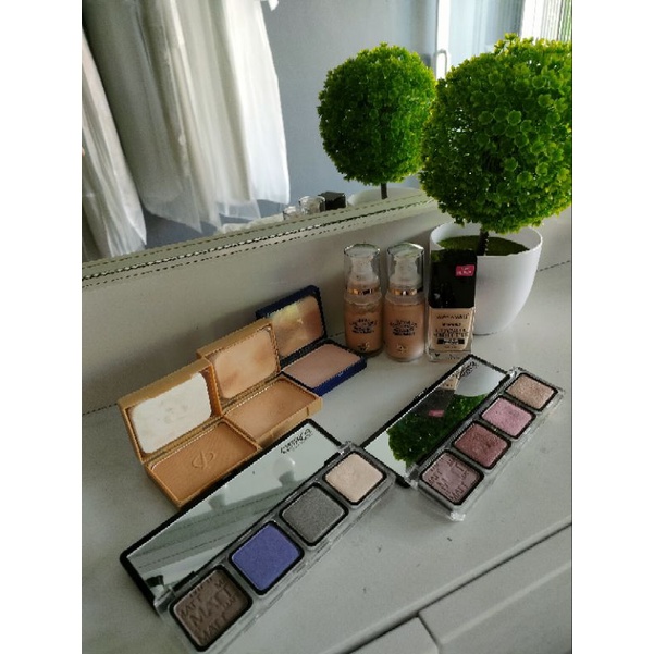 Jual PRELOVE PAKET MAKEUP PRELOVED (8 ITEMS) | Shopee Indonesia